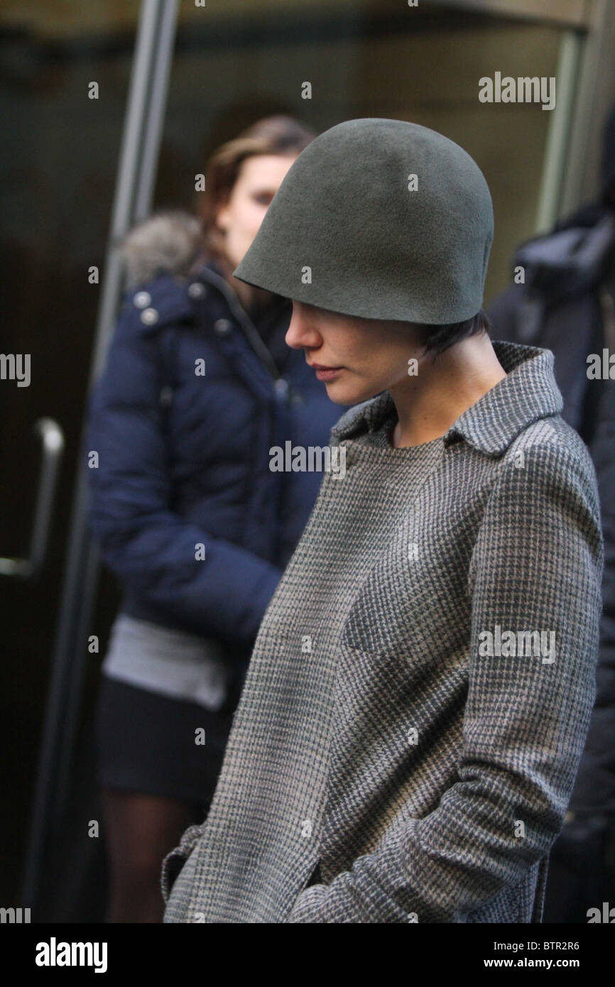 On the Set of THE EXTRA MAN with Katie Holmes Stock Photo - Alamy