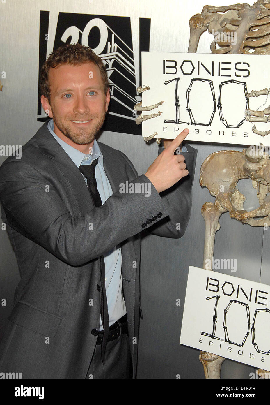 T j thyne – bones hi-res stock photography and images - Alamy