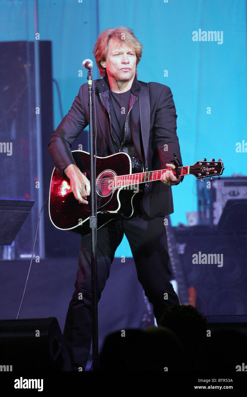 Muhammad Ali's Celebrity Fight Night XV-Concert Stock Photo - Alamy