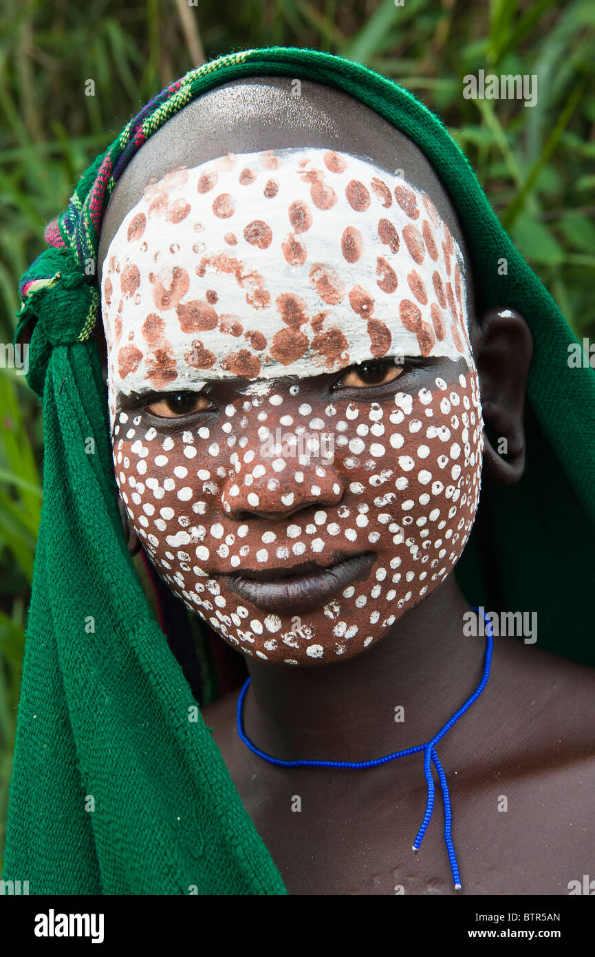 Young Surma woman with traditional body paintings, Kibish, Omo river ...