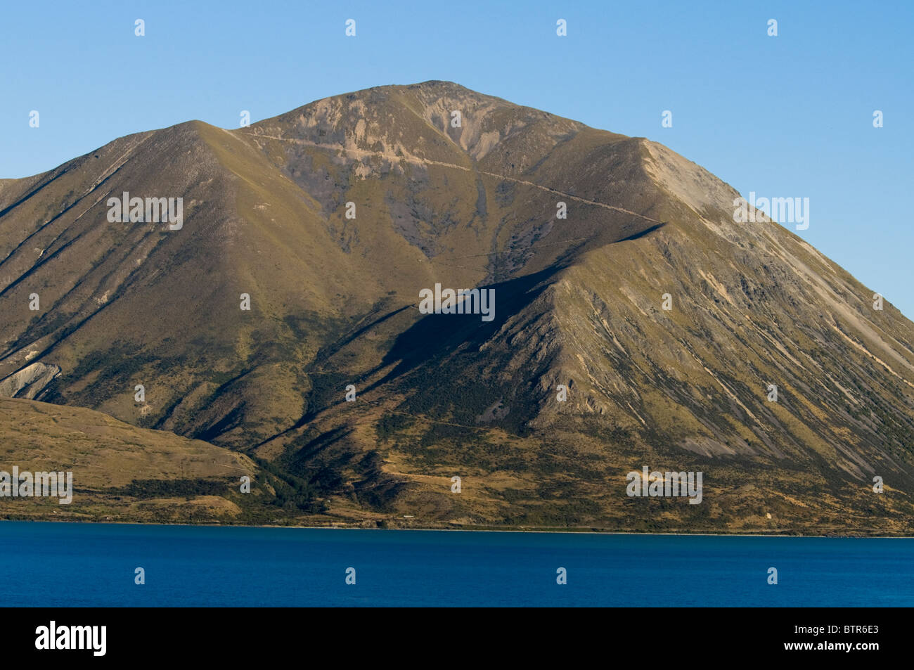 Ben Ohau Range of Mountains, Ruataniwha Conservation Park,Shores of ...