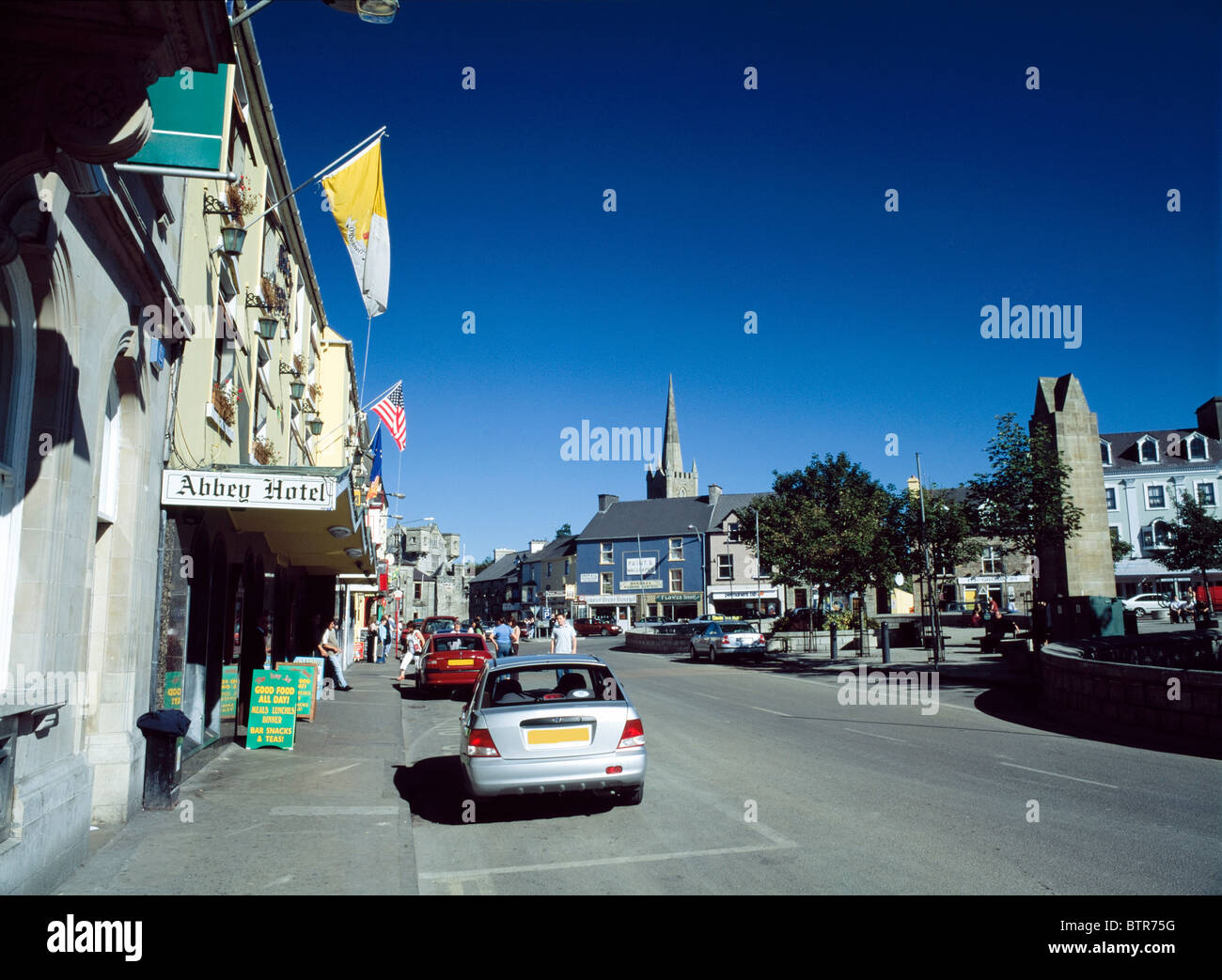 The Diamond, Donegal, Co Donegal, Ireland; Town Street Stock Photo - Alamy