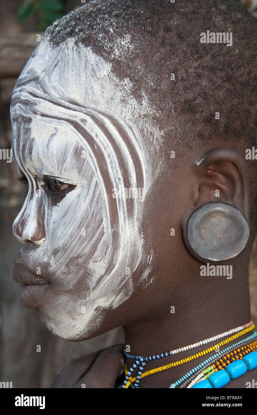 Surma girl with the painted face, Kibish, Omo River Valley, Ethiopia ...