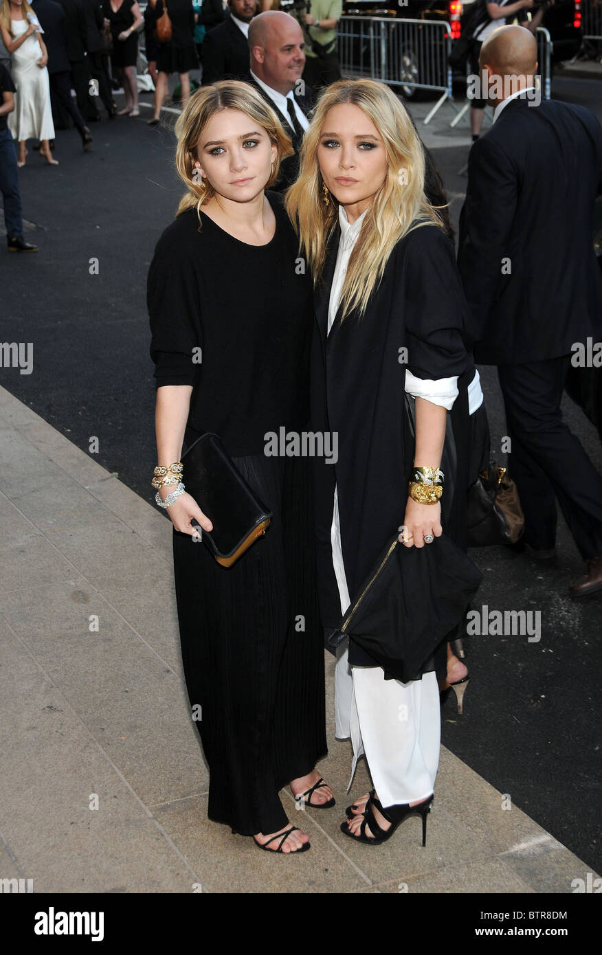 The 2010 council of fashion designers of america cfda awards hi-res ...