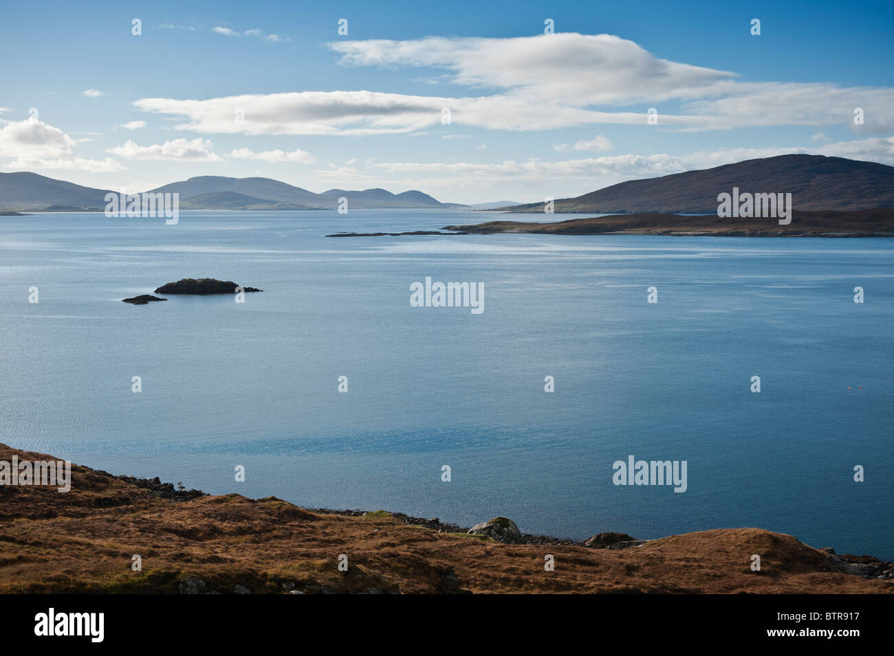 Isle of harris tarbert hi-res stock photography and images - Alamy