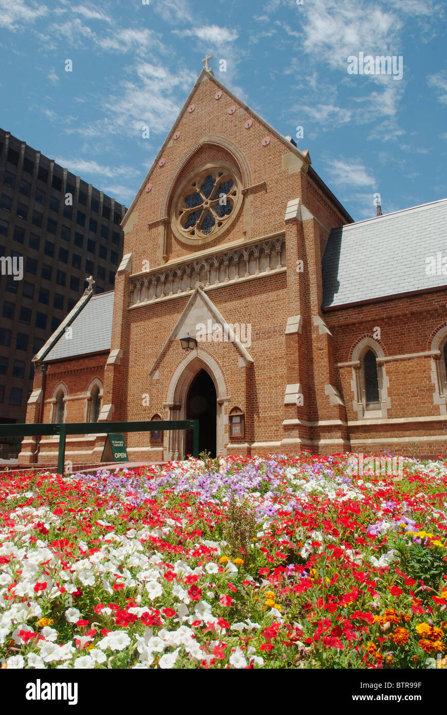 Perth cathedral hi-res stock photography and images - Alamy