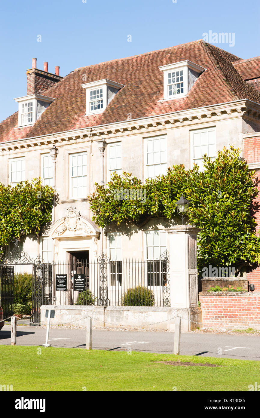 Mompesson House at Chorister's Green in Salisbury Stock Photo - Alamy