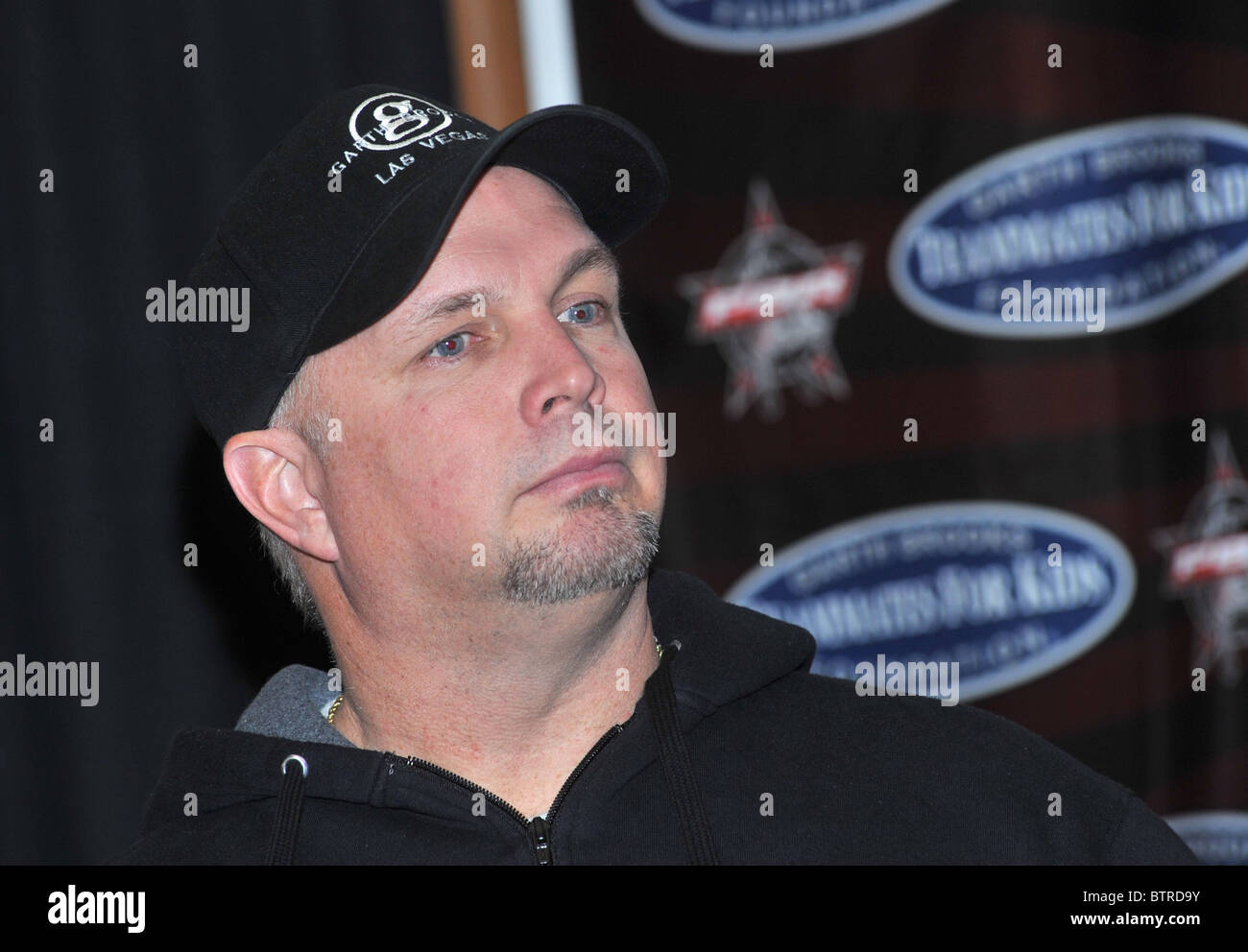 Professional Bull Riders and Garth Brooks Teammates for Kids Foundation ...