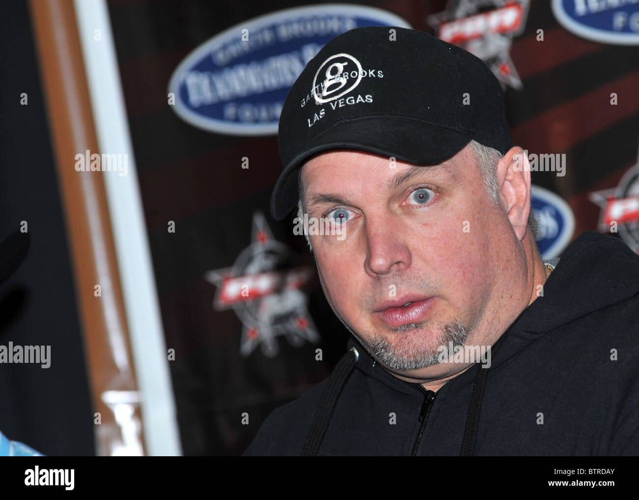 Professional Bull Riders and Garth Brooks Teammates for Kids Foundation ...