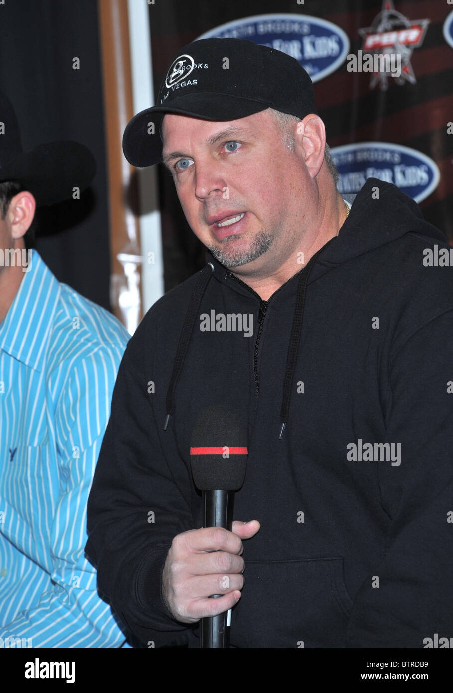 Professional Bull Riders and Garth Brooks Teammates for Kids Foundation ...