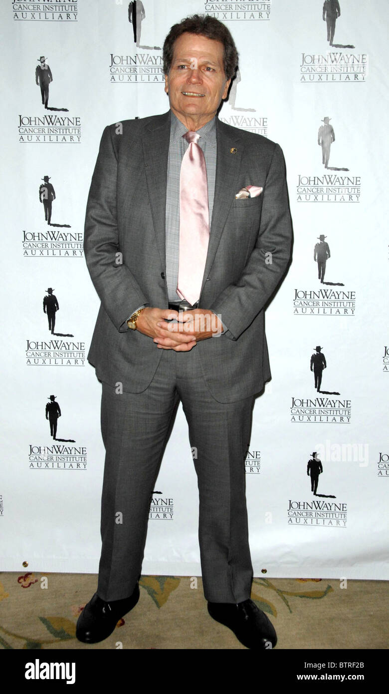 John Wayne Cancer Institute Auxiliary to honor the Wellness Community ...