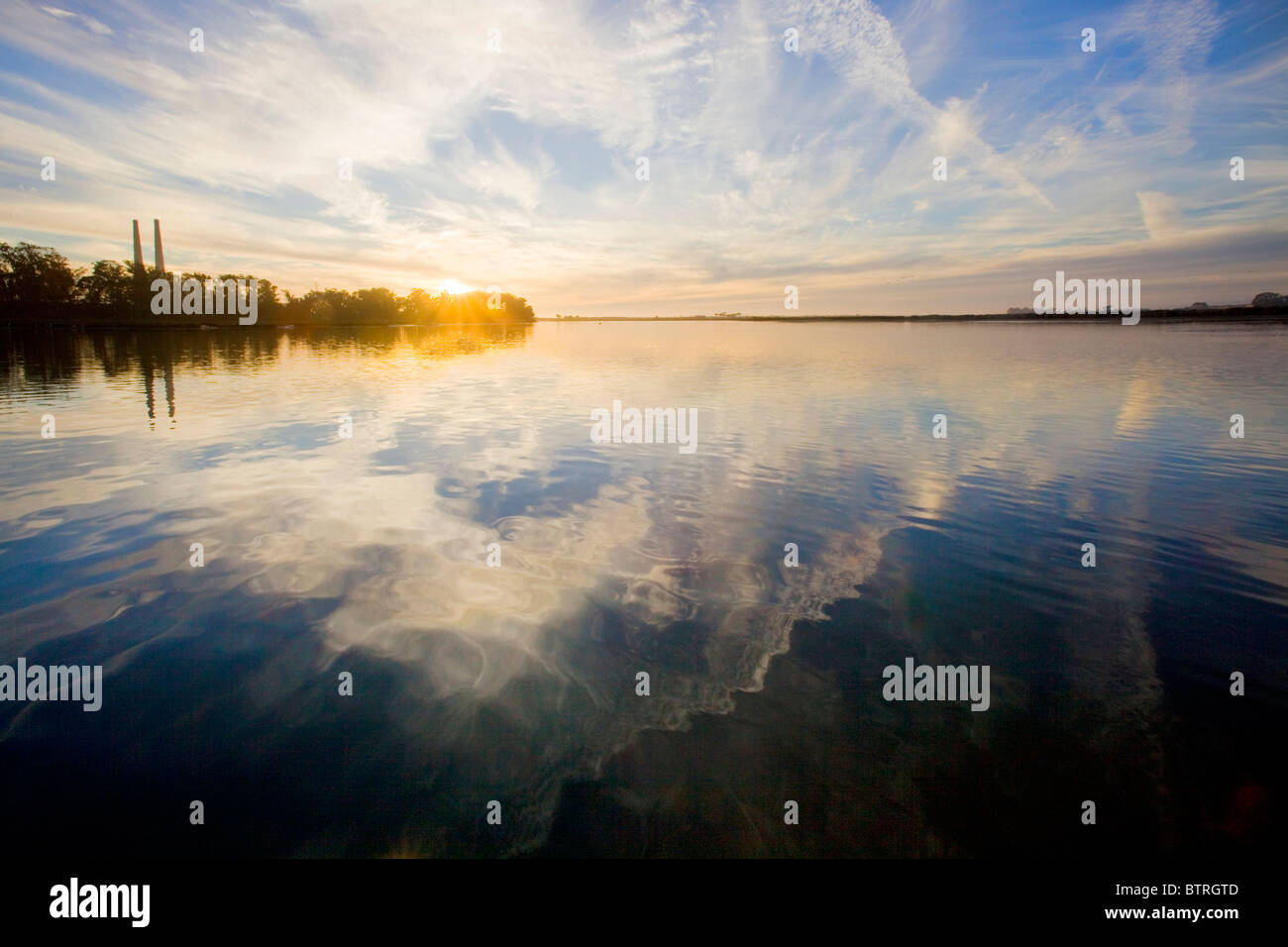 Moss landing hi-res stock photography and images - Alamy