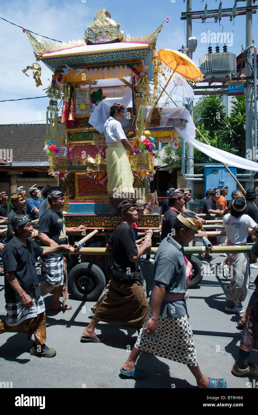 Hindu procession funeral hi-res stock photography and images - Alamy