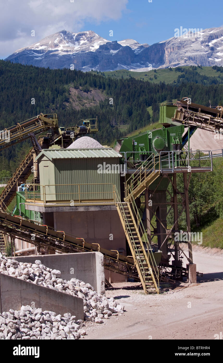 Quarrying hi-res stock photography and images - Alamy