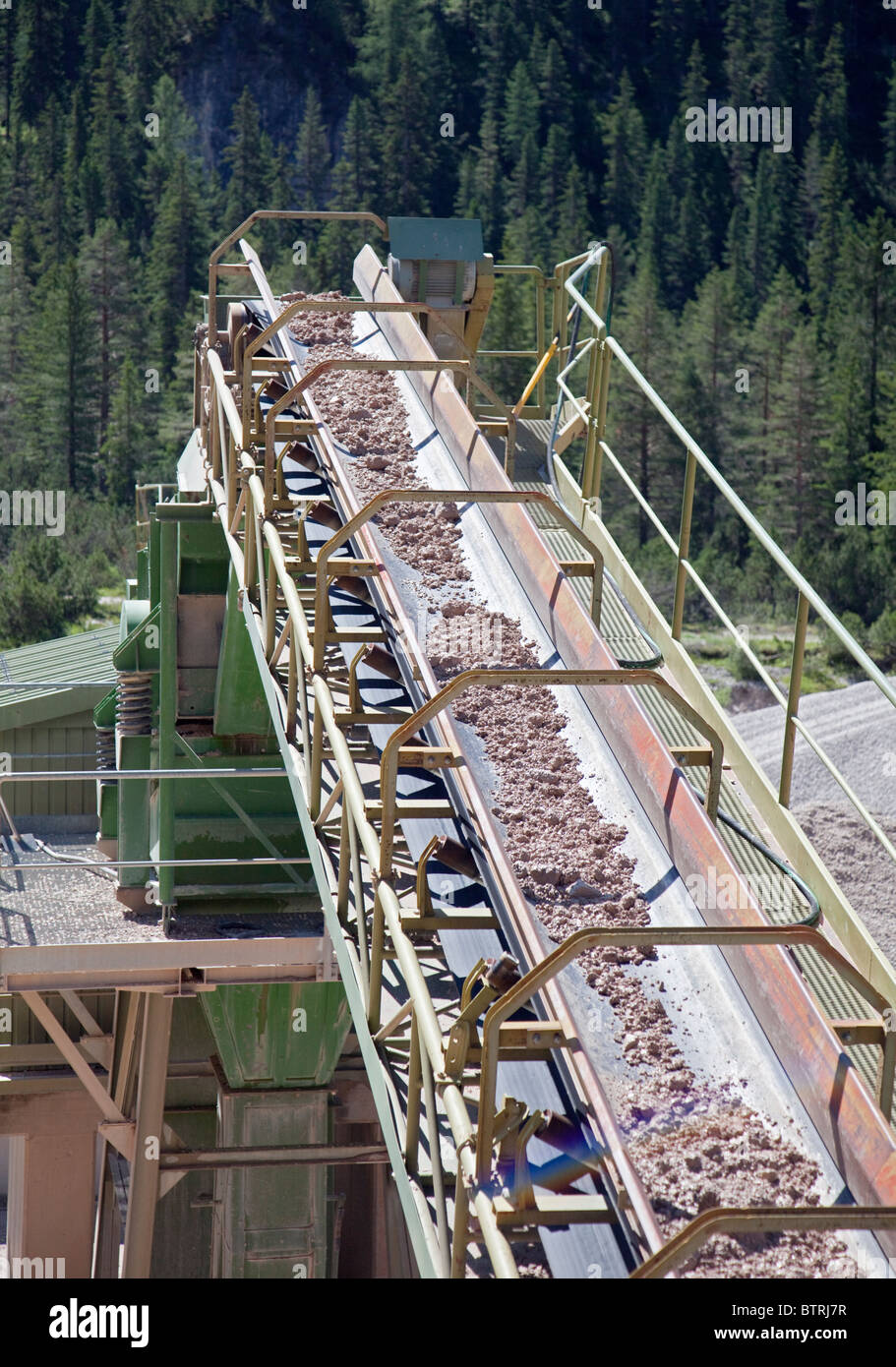 Quarrying hi-res stock photography and images - Alamy