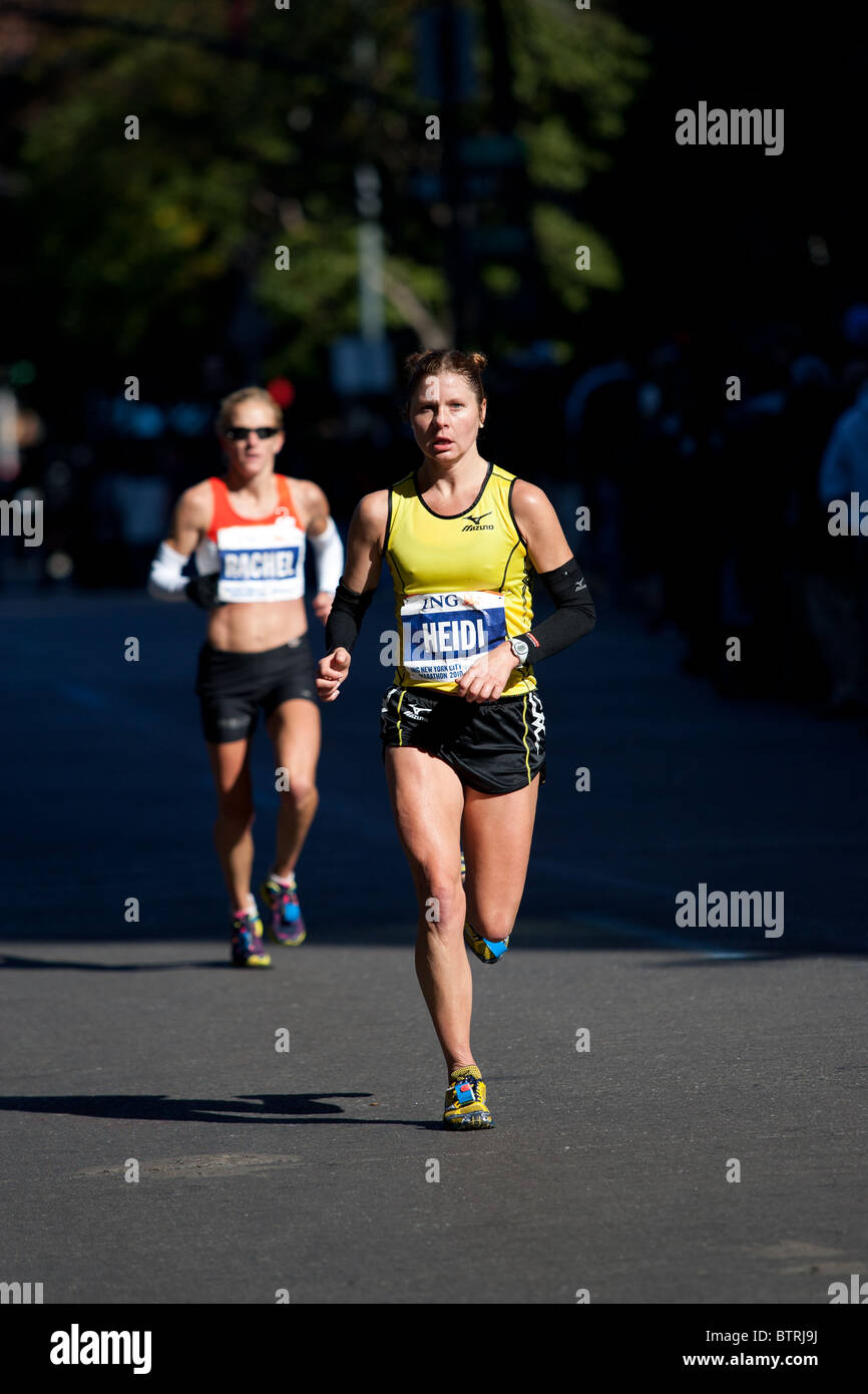 Heidi Westover leading Rachel Booth in the 2010 ING NYC Marathon. Booth ...