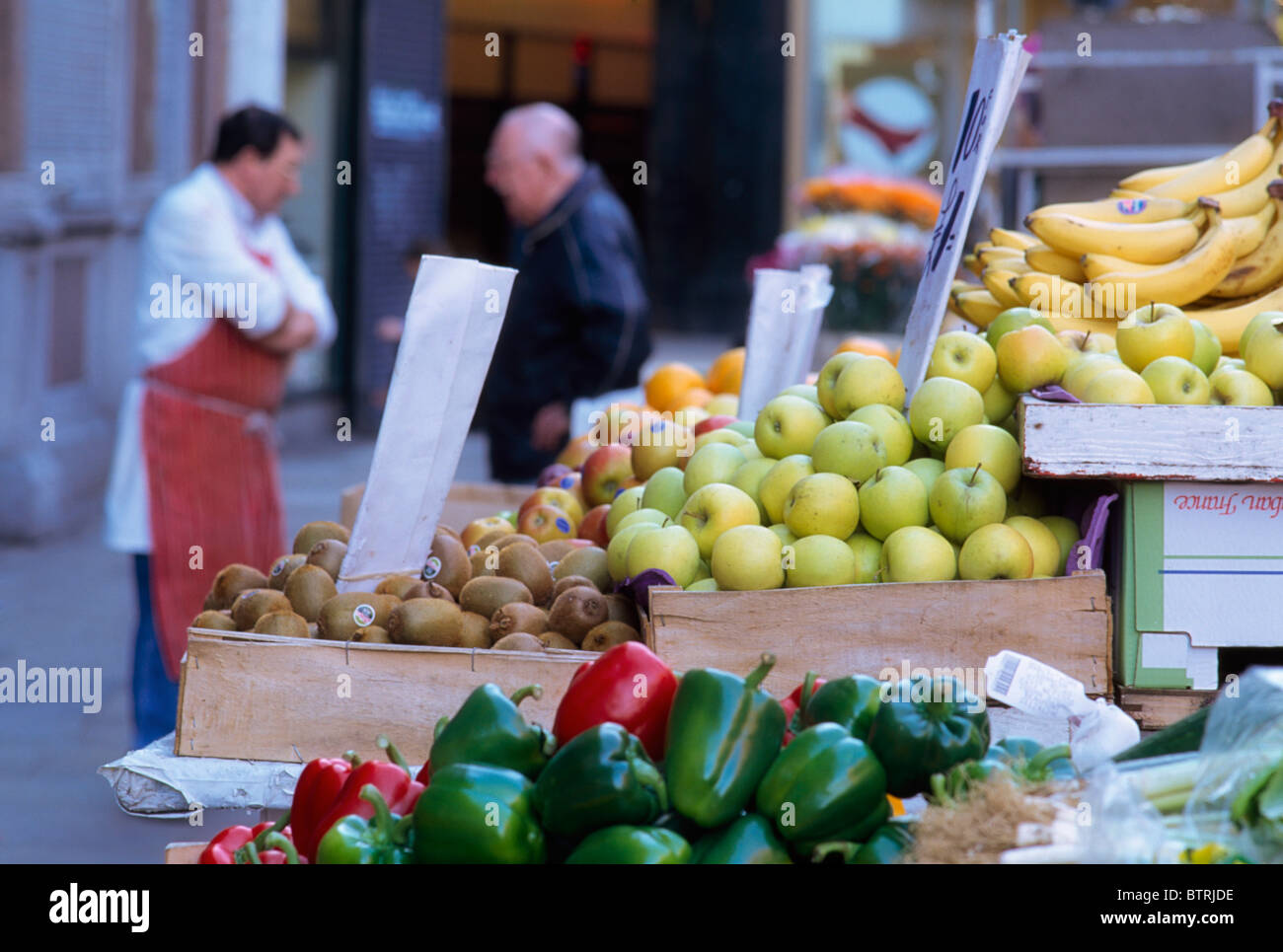Moore Street Market, Dublin, Co Dublin, Ireland; People At A Market ...