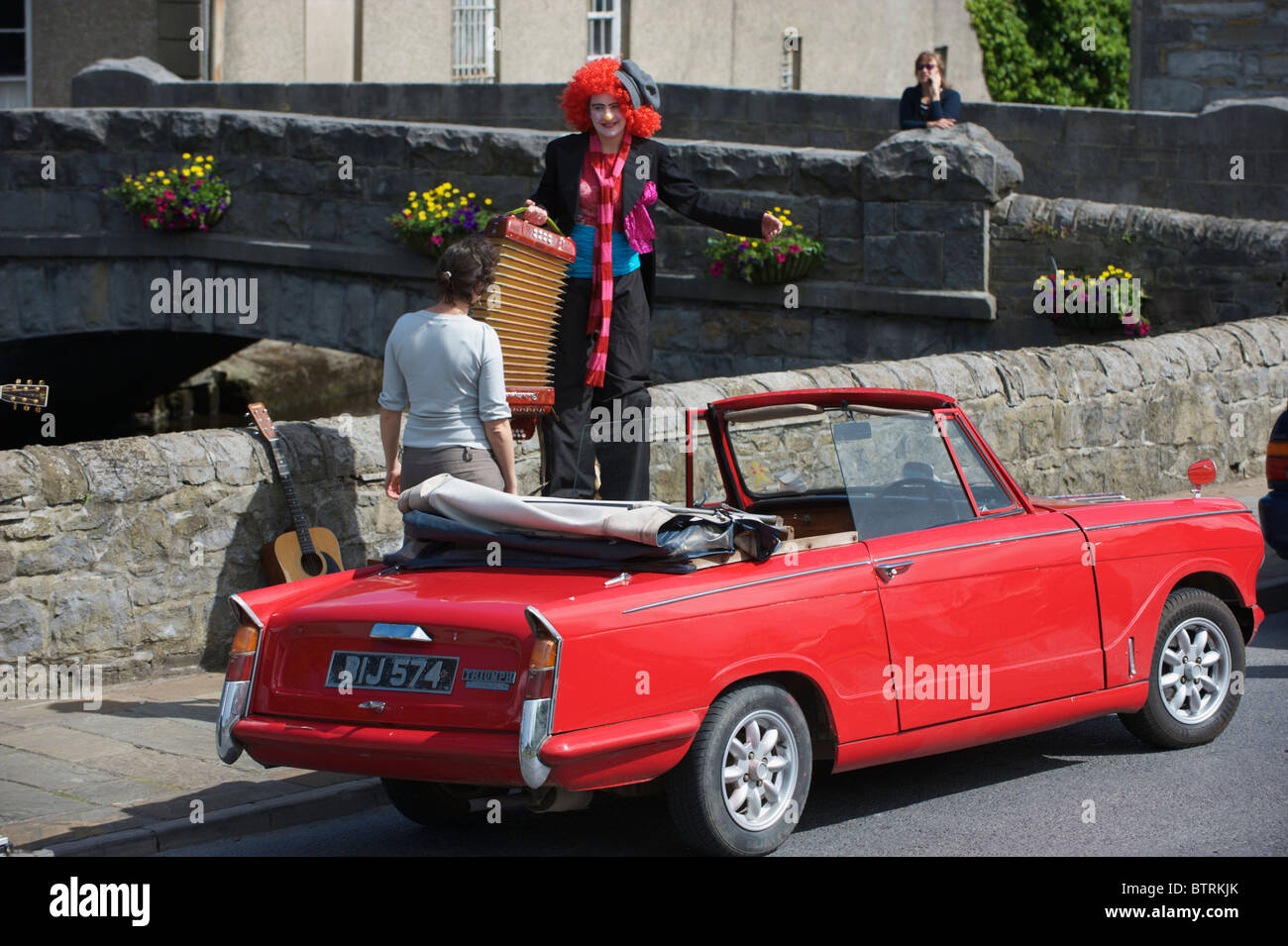 Tall stilts hi-res stock photography and images - Alamy