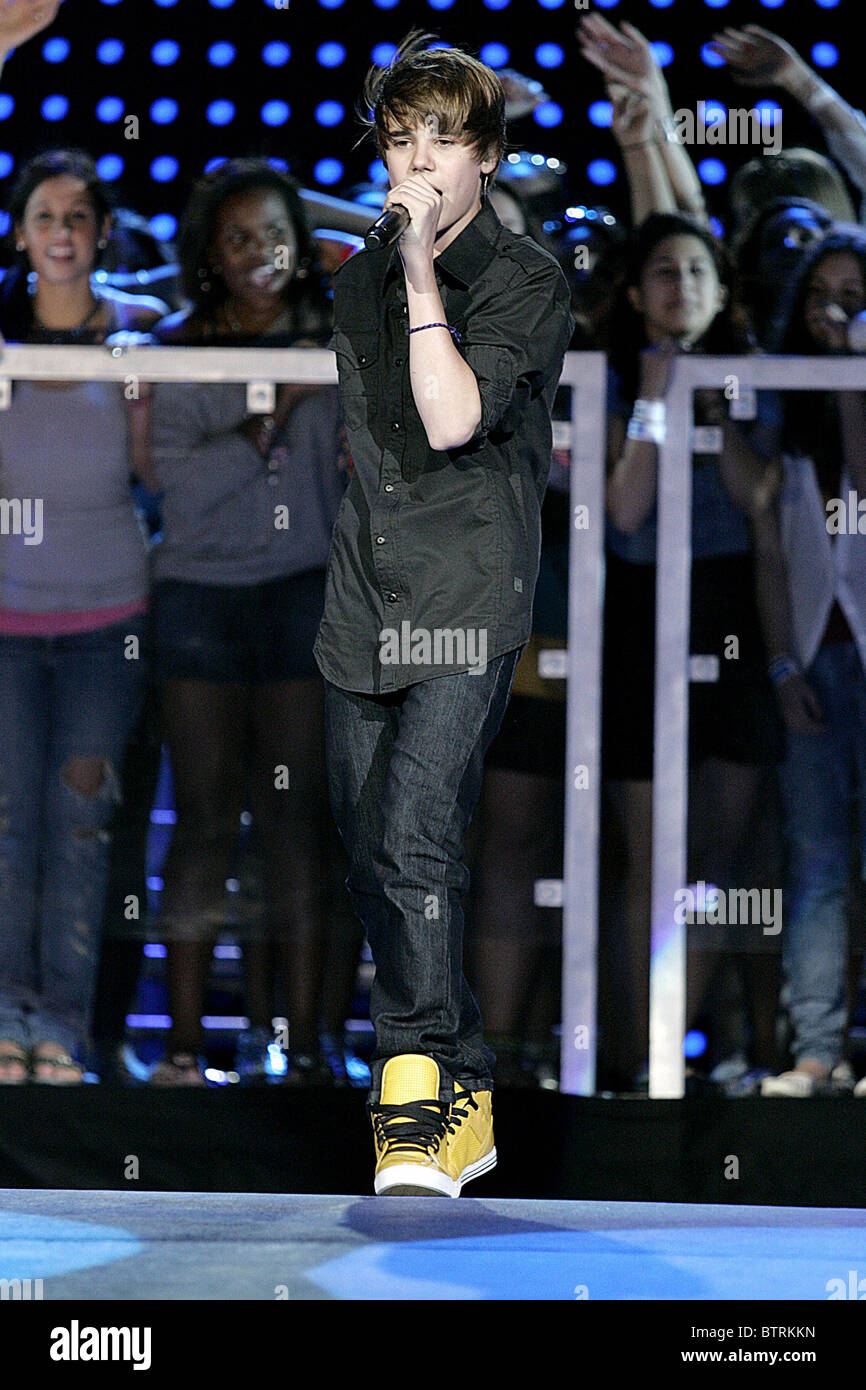 Pepsi Fan Jam Super Bowl Concert Series - THU Stock Photo - Alamy