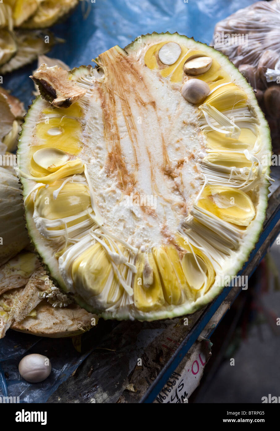 Fruit cut open hi-res stock photography and images - Alamy