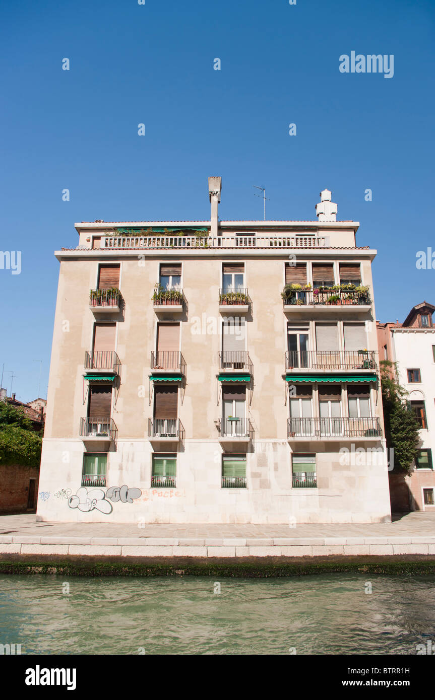 Typical venice building hi-res stock photography and images - Alamy