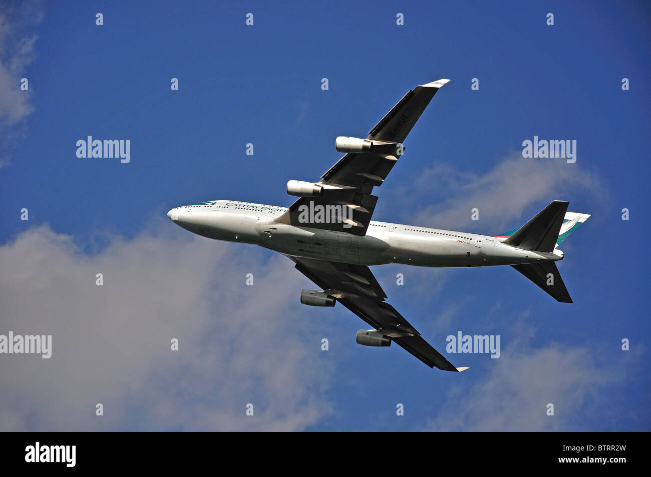 Cathay pacific boeing 747 400 aircraft hi-res stock photography and ...