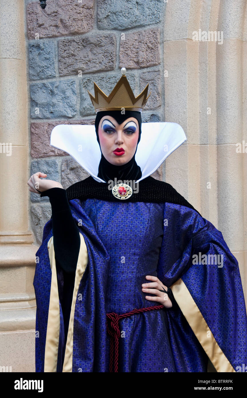 Queen character at Disneyland in Anaheim California Stock Photo - Alamy