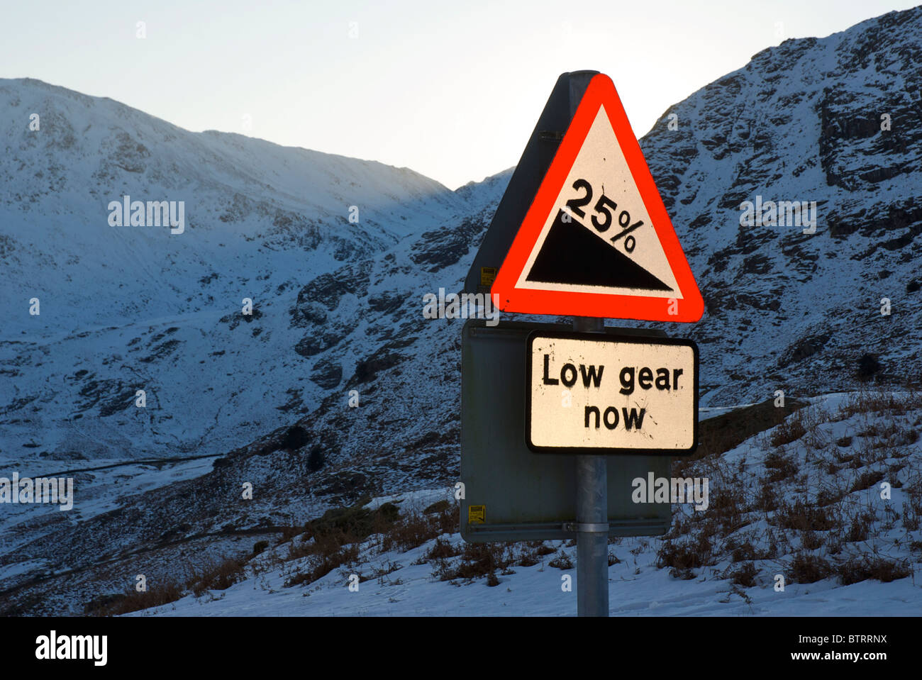 Low gear road sign hi-res stock photography and images - Alamy