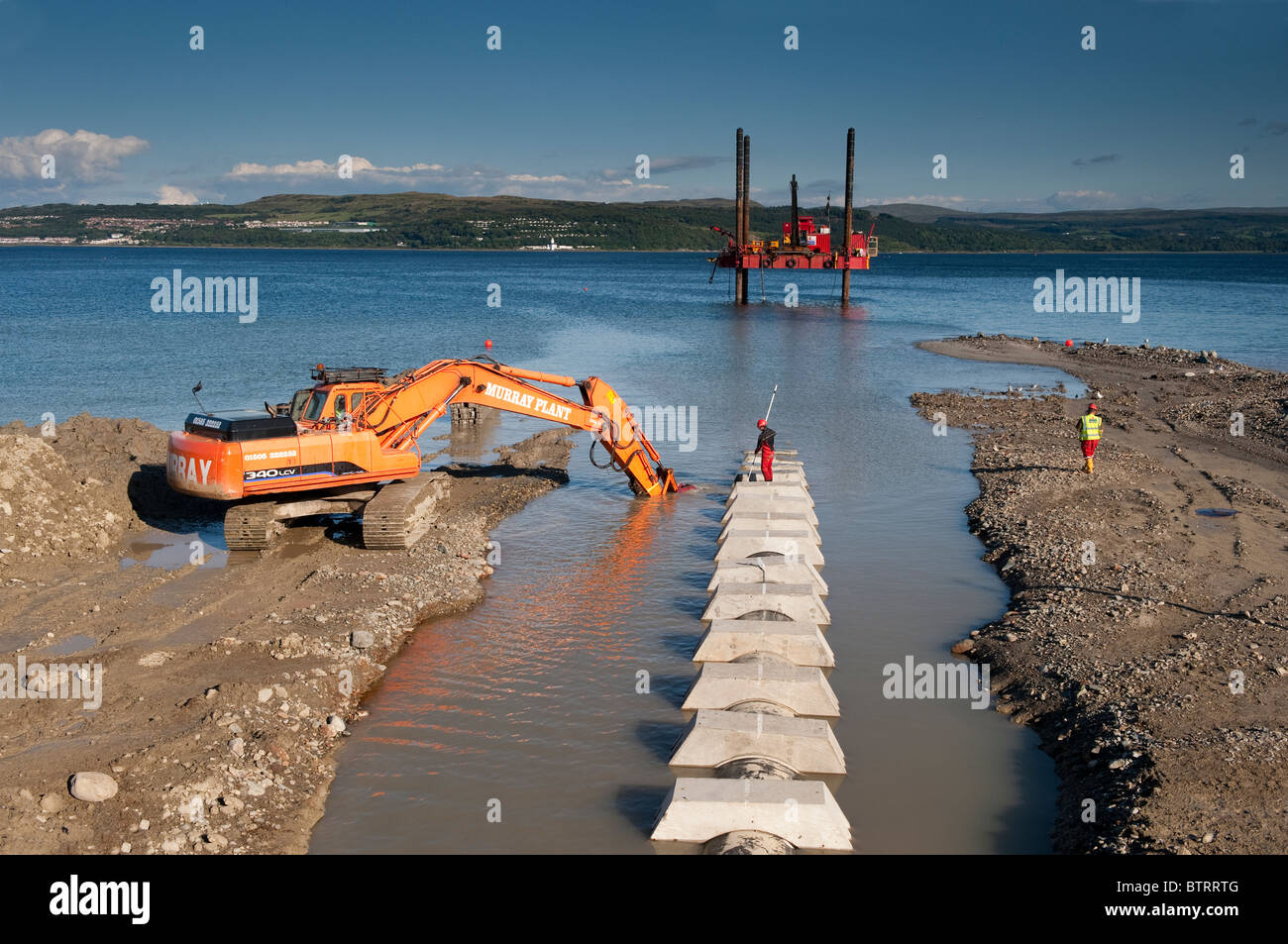Building sea defences hi-res stock photography and images - Alamy