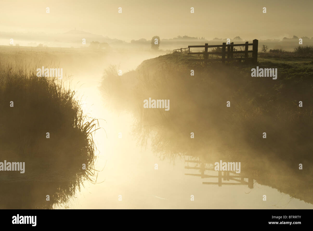 Marsh mist uk morning hi-res stock photography and images - Alamy
