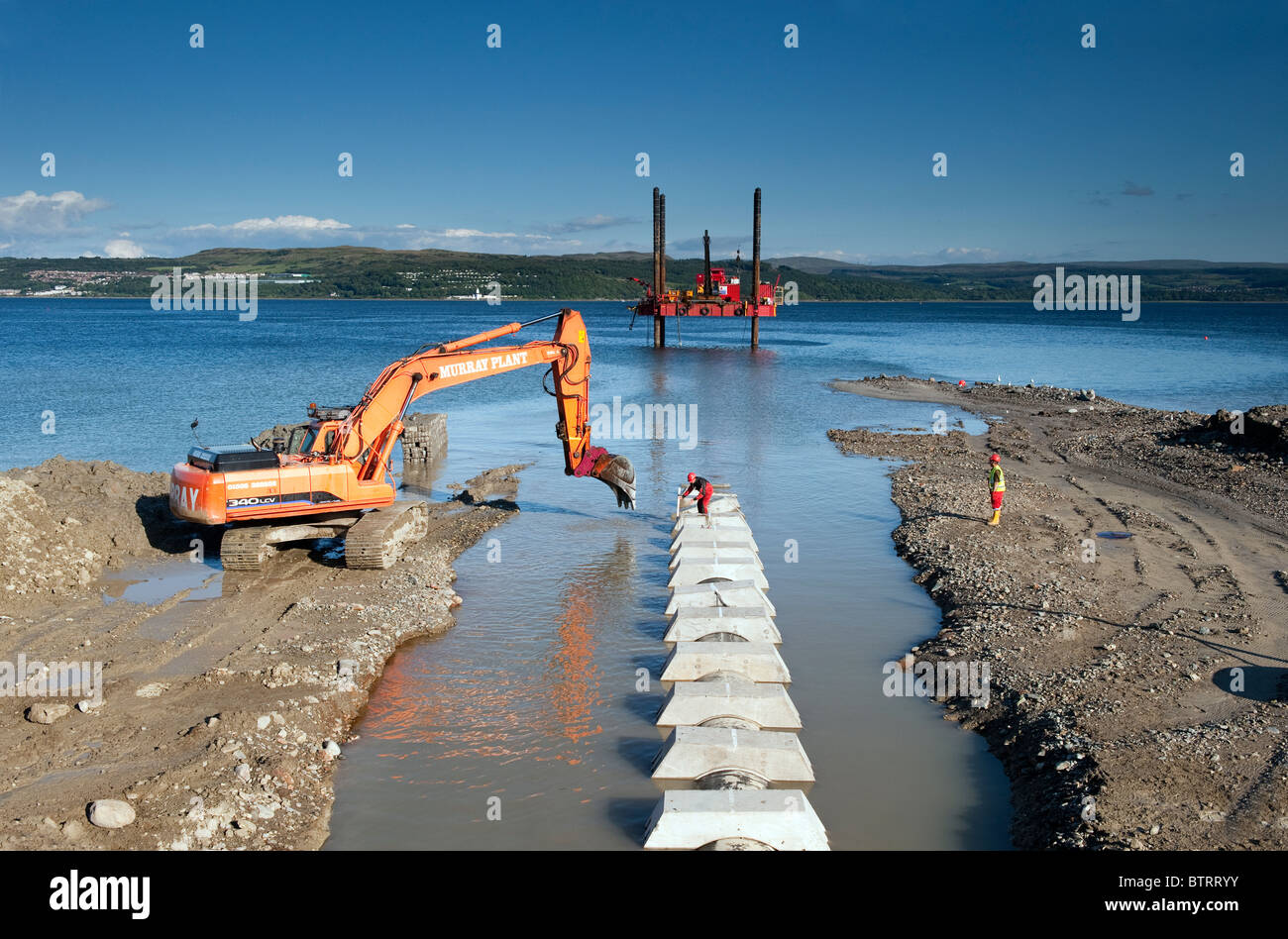 Building sea defences hi-res stock photography and images - Alamy