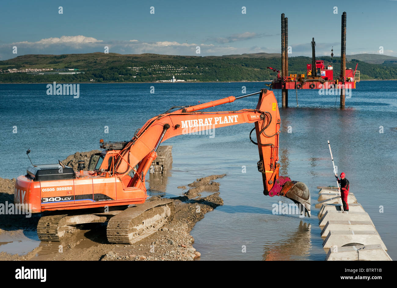 Building sea defences hi-res stock photography and images - Alamy