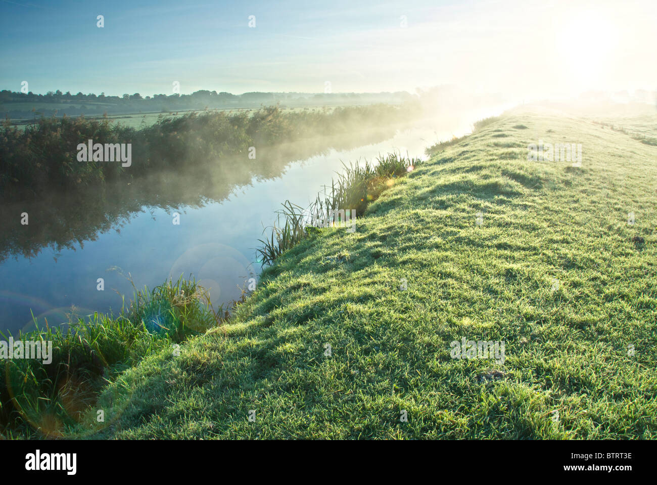 River Brue morning mist Stock Photo - Alamy