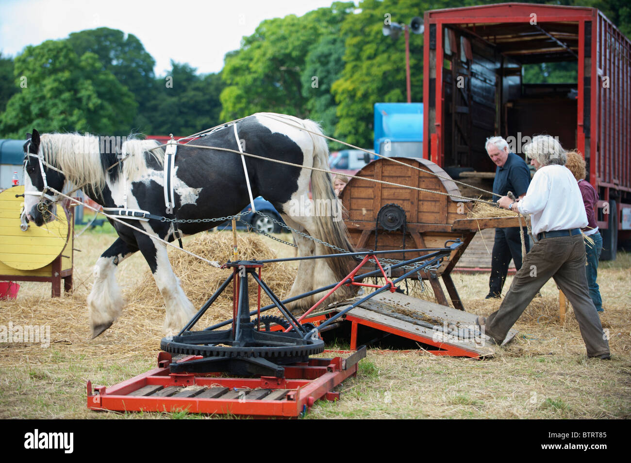 The thrashing machine hi-res stock photography and images - Alamy
