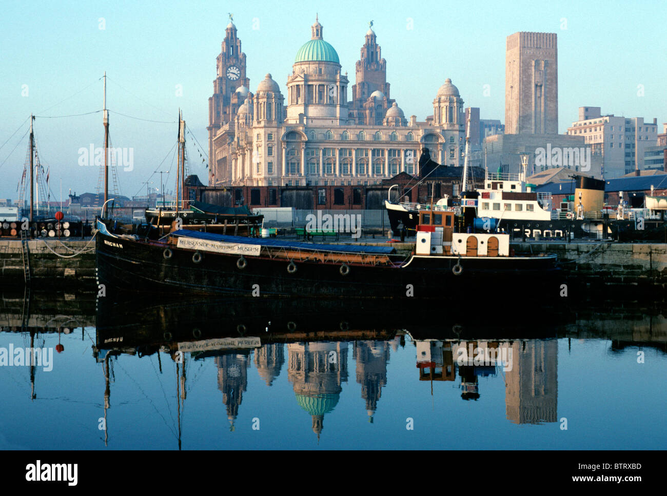 The building of the ships hi-res stock photography and images - Alamy