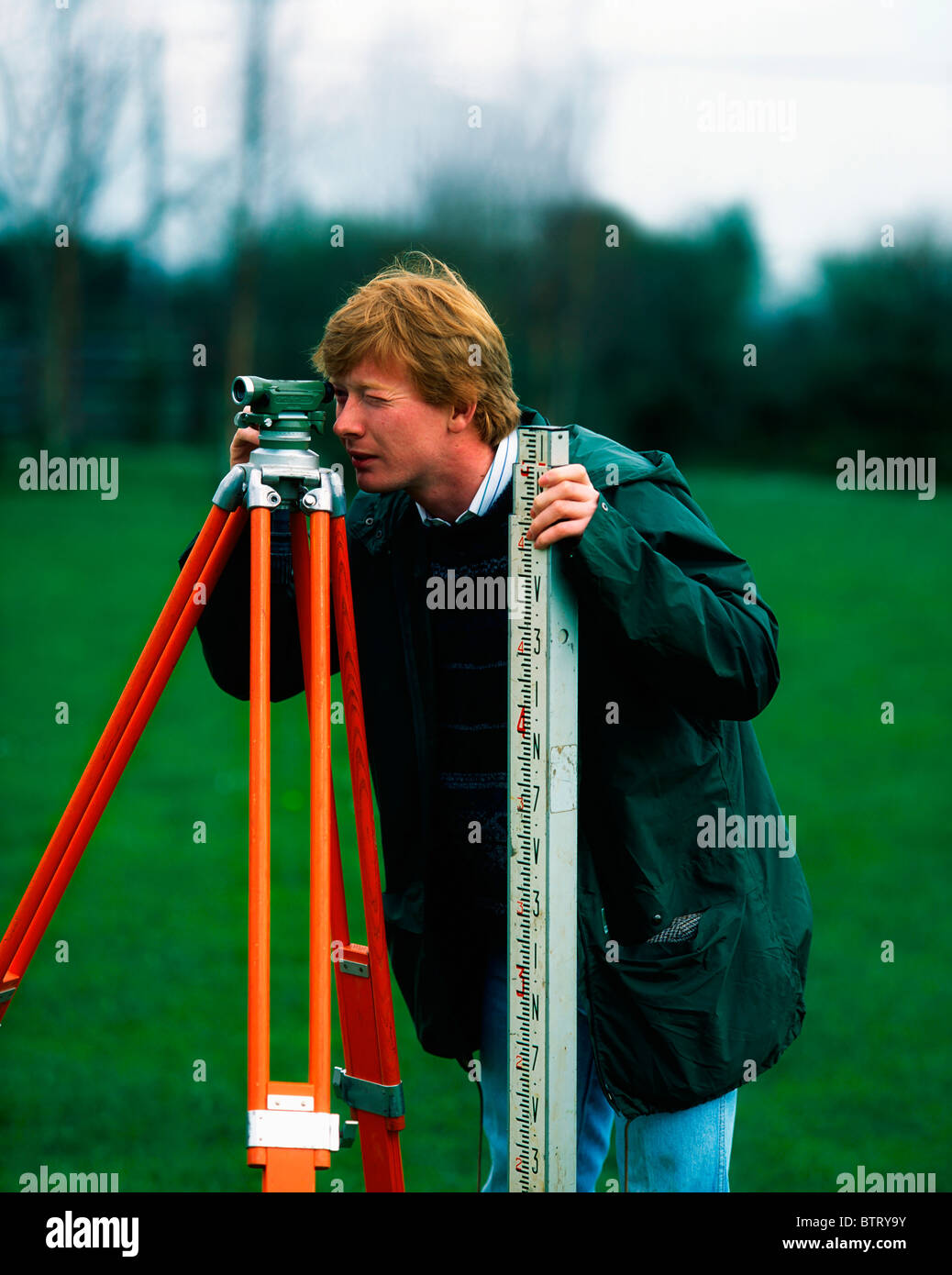 Survey tripods hi-res stock photography and images - Alamy