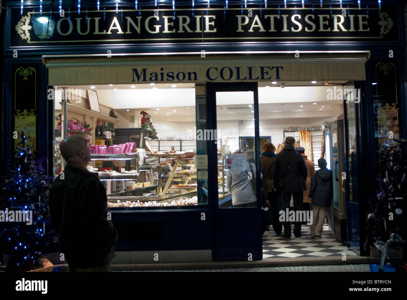 Christmas Season, People Buying Bread, Store fronts, French Bakery Shop ...