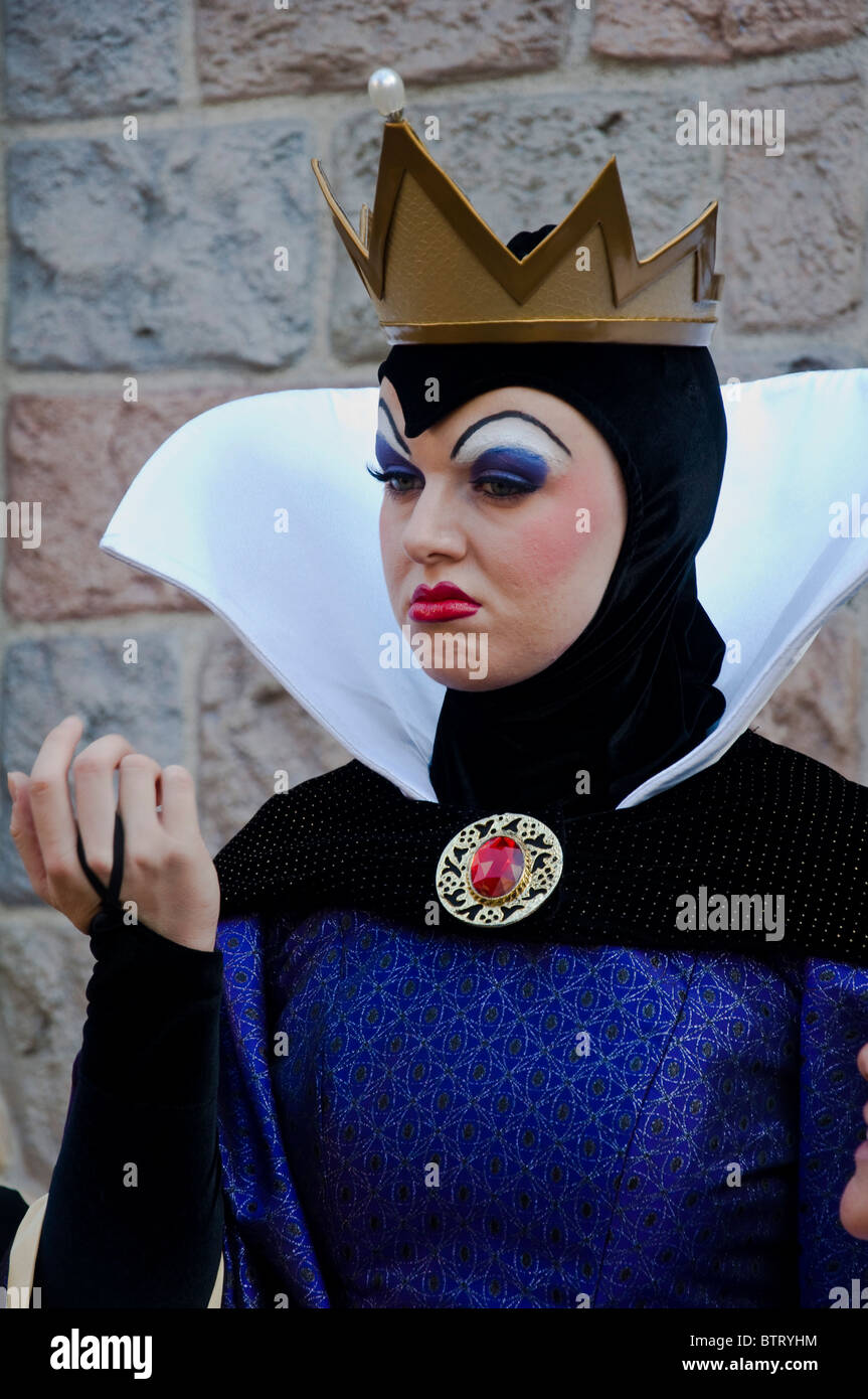Queen character at Disneyland in Anaheim California Stock Photo - Alamy