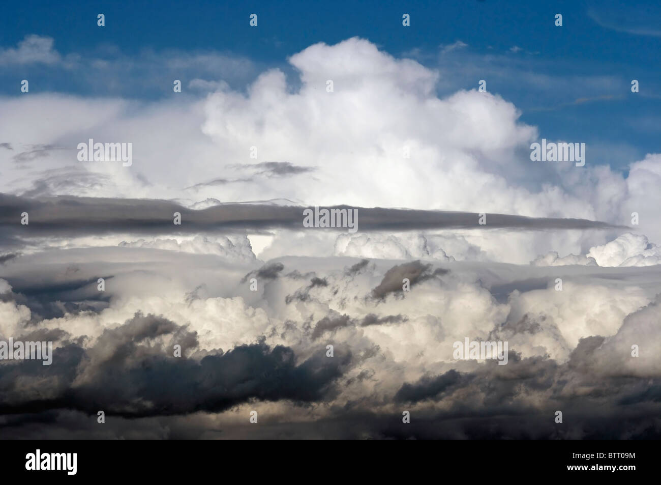 White floating clouds hi-res stock photography and images - Alamy