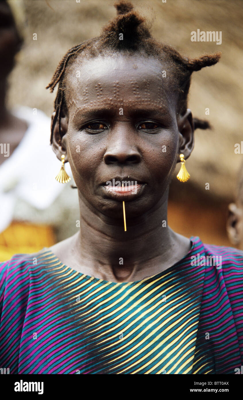 Nuer tribe hi-res stock photography and images - Alamy