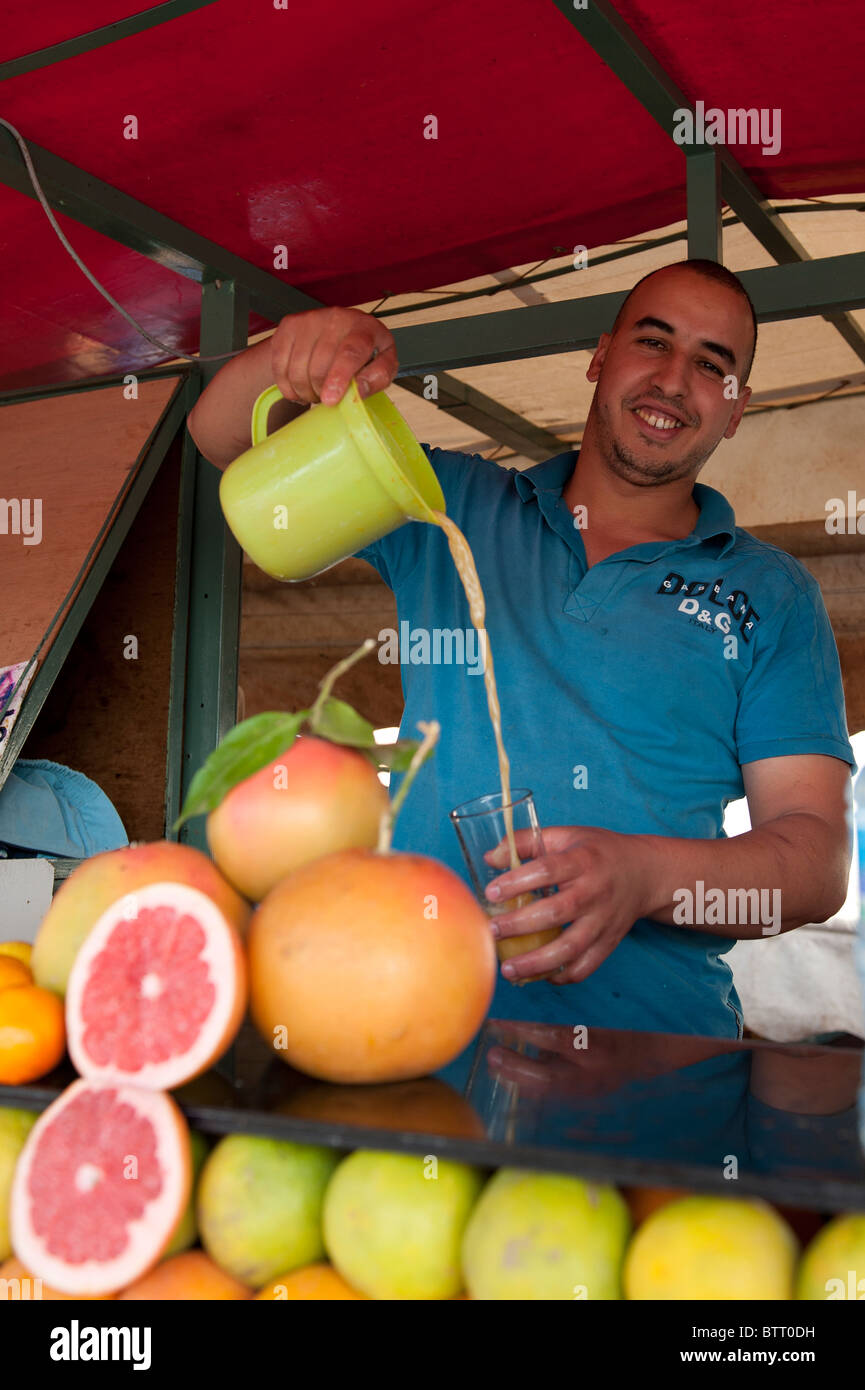 Moroccan juice stall hi-res stock photography and images - Alamy