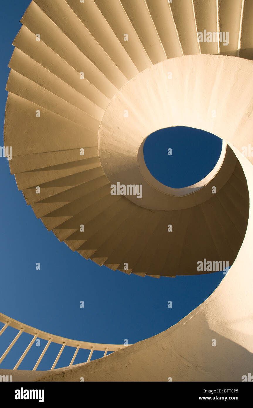 Twisted architecture hi-res stock photography and images - Alamy