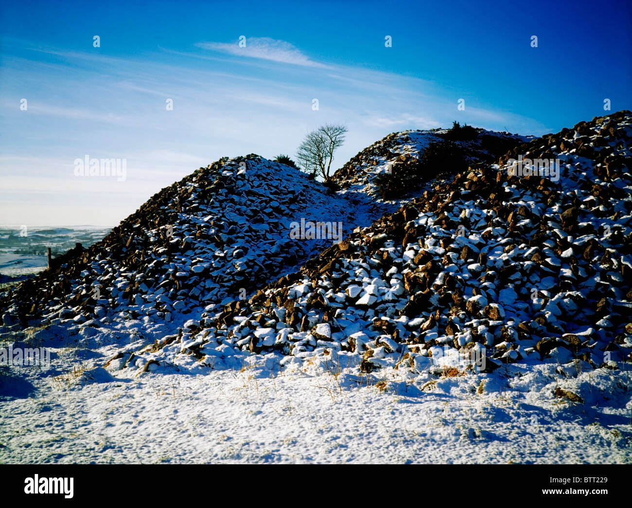 Loughcrew Cairns, Co Meath, Ireland, Prehistoric Passage Graves Stock ...