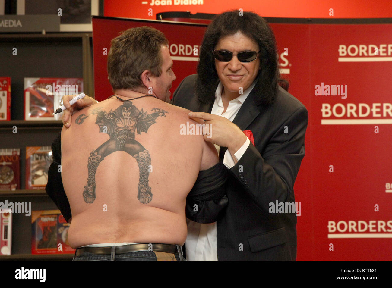Gene Simmons Book Signing for KISS Kompendium Marvel Comics Compilation ...