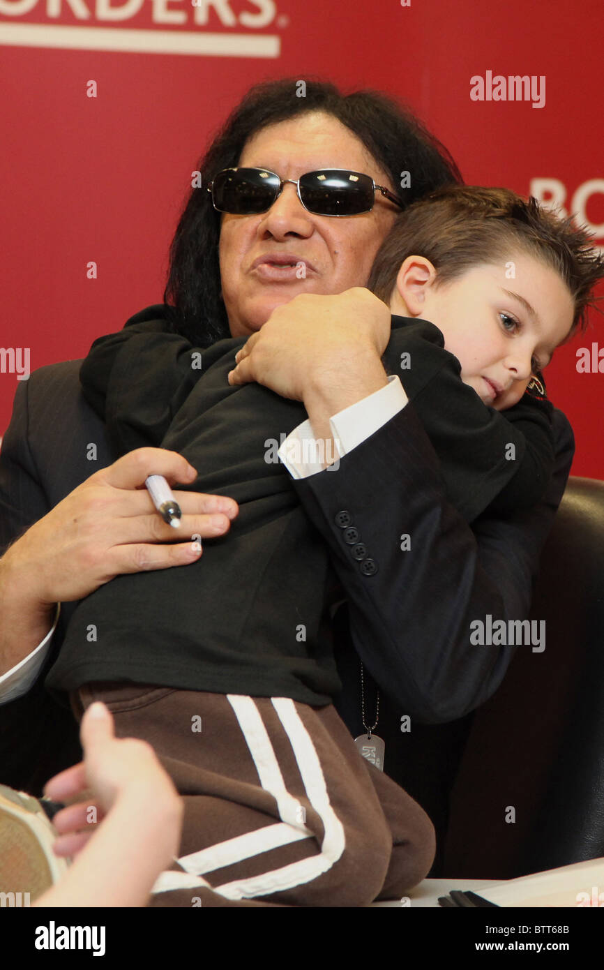 Gene Simmons Book Signing for KISS Kompendium Marvel Comics Compilation ...