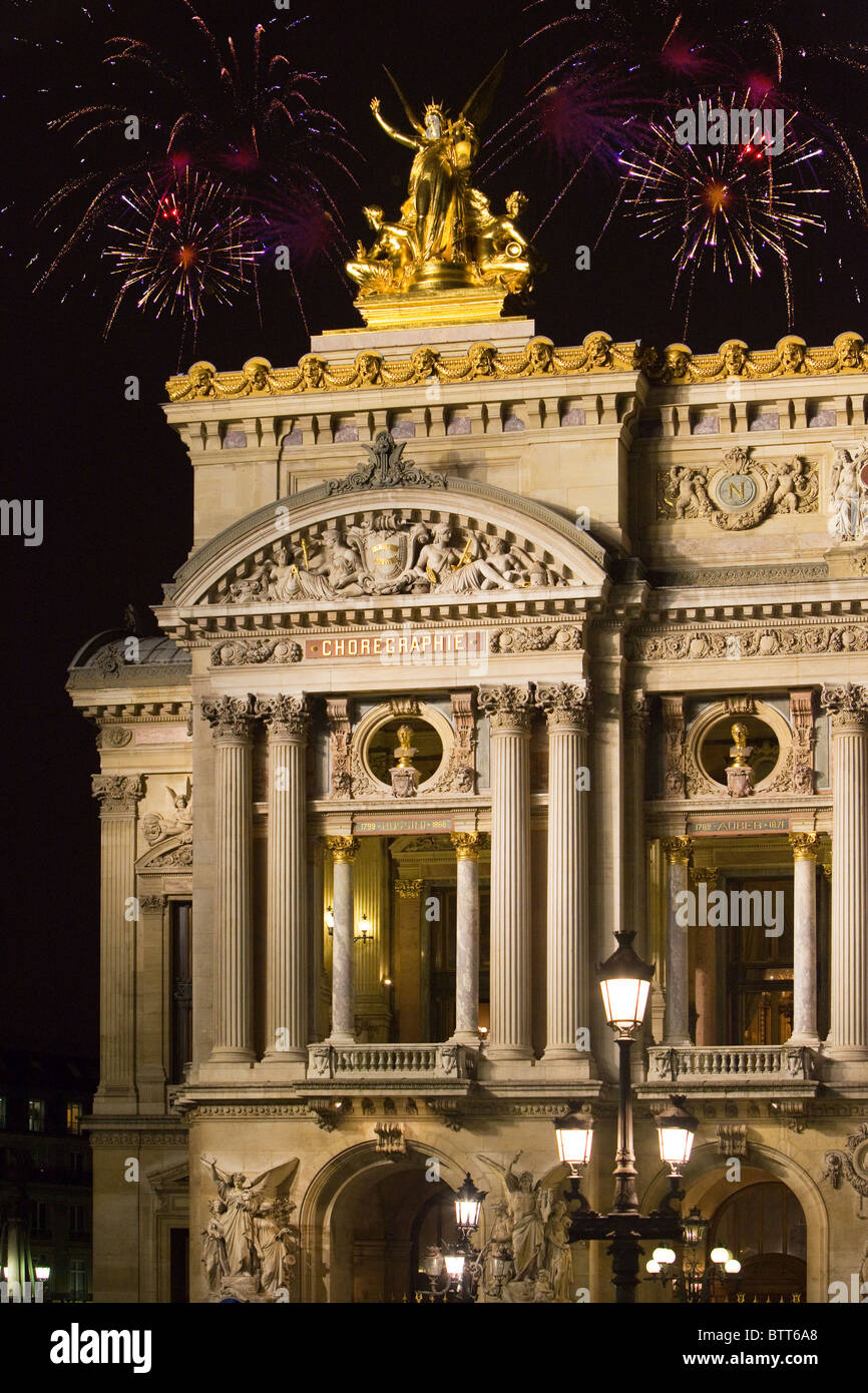 Grand fireworks hi-res stock photography and images - Alamy