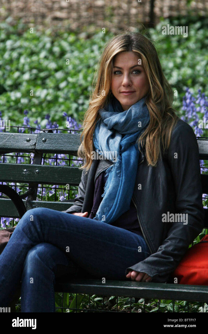 On the Set of THE BASTER with Jennifer Aniston and Jason Bateman Stock ...