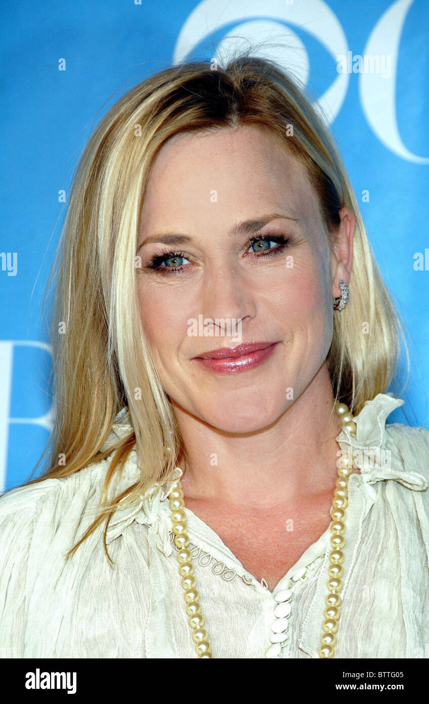 Cbs television network upfronts hi-res stock photography and images - Alamy