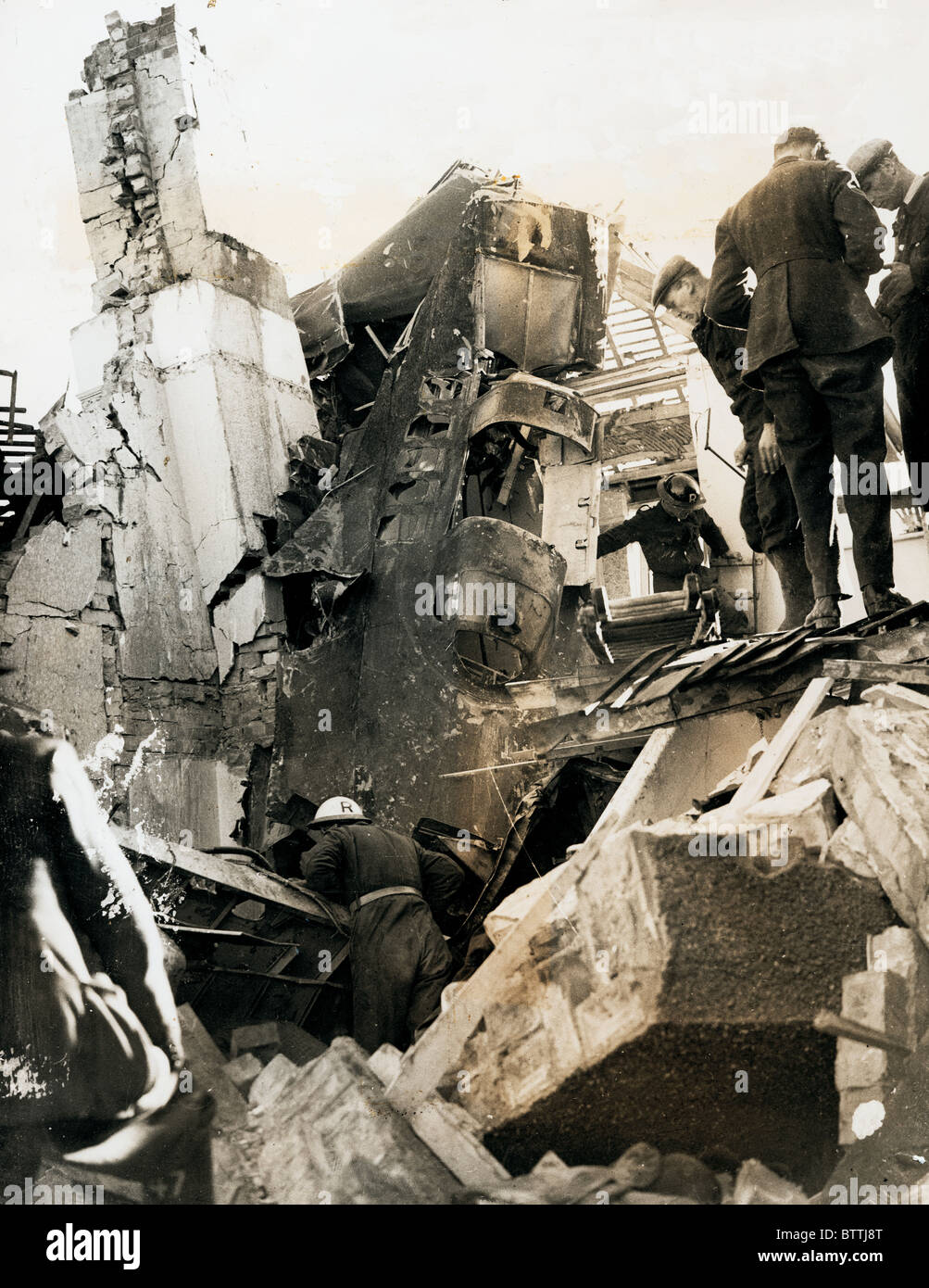 Bromley Kent Crashed Luftwaffe Bomber Stock Photo - Alamy