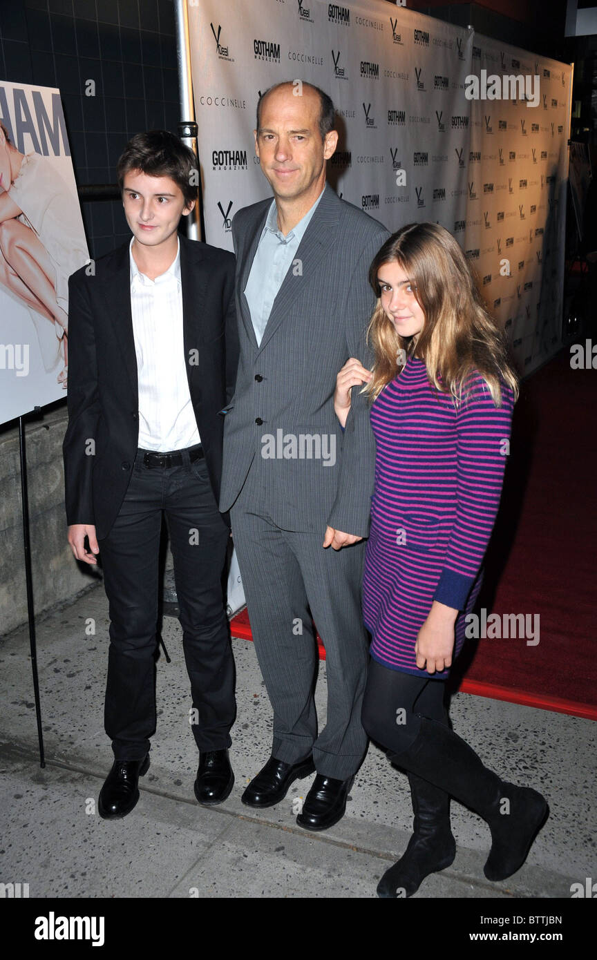 Anthony edwards and family hi-res stock photography and images - Alamy